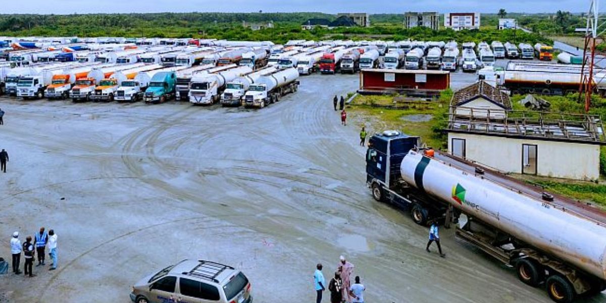 Petrol price hike looms as NNPC stops naira-for-crude deal with Dangote Refinery, others | Intel ...